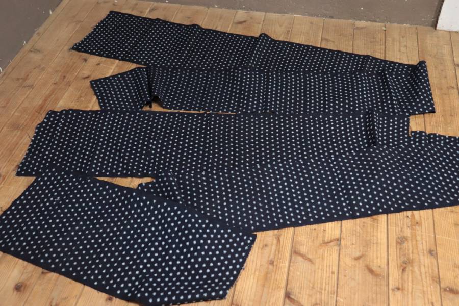 日本代購代標第一品牌【樂淘letao】－E681 木綿絣布 反物 はぎれ 古布 和布 材料生地 リメイク布 かすり 雪んこ絣